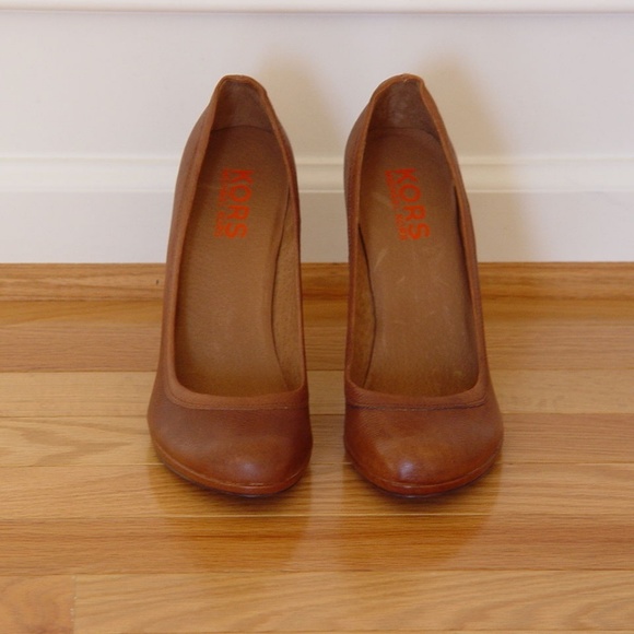 KORS Michael Kors | Shoes | Kors Michael Kors Torquay Cameron Pump 40 ...
